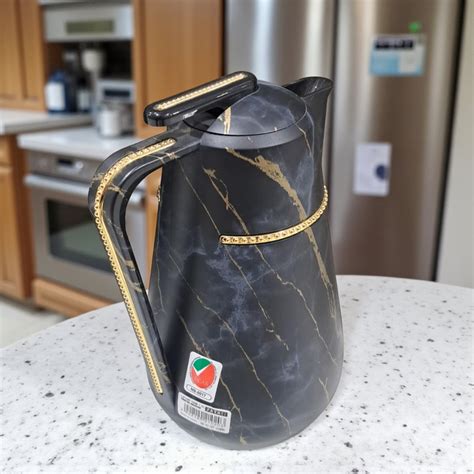 Parati 1 Liter Luxury Black Marble Vacuum Flask Elegant Gold Trim In