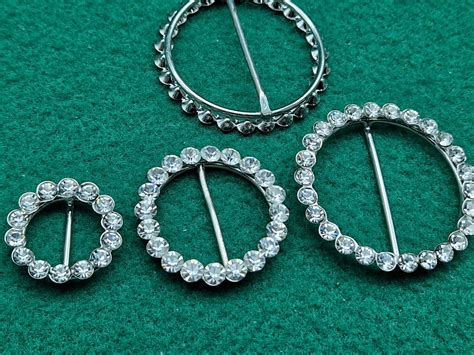 Fibbia Strass Tonda Produzione E Vendita Articoli Per Merceria E Bricolage Originale