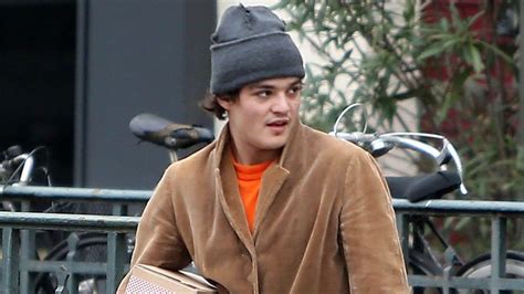 Jack Depp Serveur à Paris Le Fils De Vanessa Paradis Et Johnny Depp