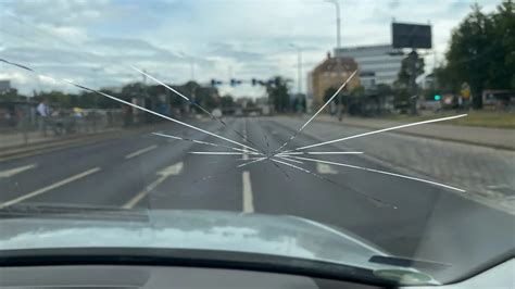 Is It Illegal To Drive With A Cracked Windscreen In Australia Drive