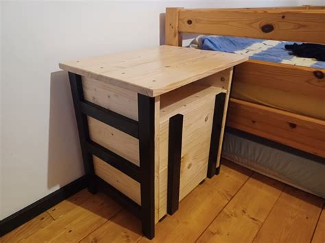 Drveni Noćni Ormarić