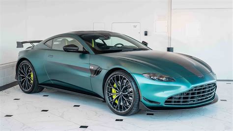Satin Aston Martin Racing Green On Onyx Black 2022 Aston Martin Vantage
