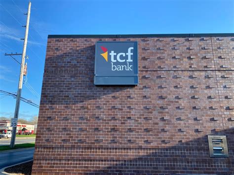 Exterior Bank Rebranding Signs In Chicago Il Tcf Bank