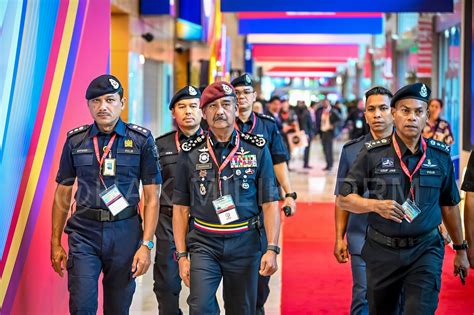 Polis Polis Diraja Malaysia Royal Malaysia Police