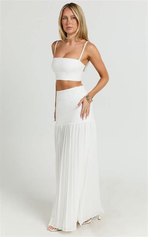 Rowan Two Piece Set Square Neck Crop Top And High Waist Pleated Skirt