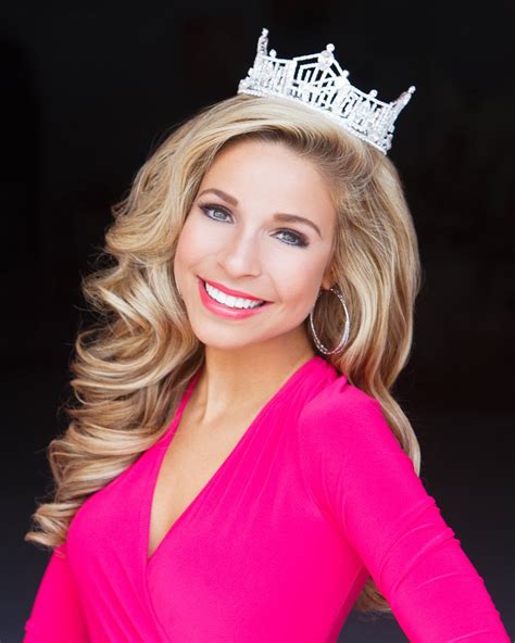 Hire Advocate Speaker And Host Kira Kazantsev For Event Pda Speakers