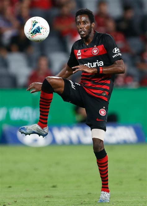 Victory Seal Greece Based Kamau Loan Move Neos Kosmos