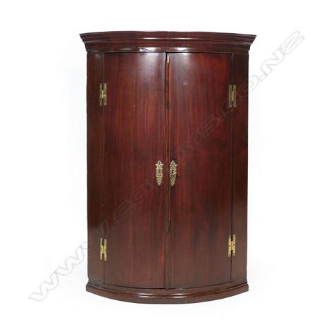 Georgian Mahogany Corner Cupboard With Scalloped Shelves Cabinets