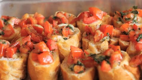 Tomato And Basil Bruschettas Tastemade Receitas Vídeos De Receita Aperitivos Para Festa