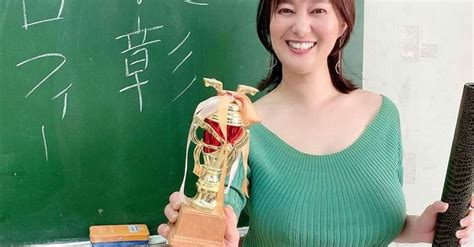 รวมรูปภาพของ นักข่าวคัพ H เศร้าโดนบีบลาออก เหตุทำผู้ชมหลุดโฟกัส หันไปเอาดีงานใหม่ บอกเลยรุ่ง