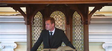 Ds G Van Zanden De Strandtent En De Kerk Cvandaagnl