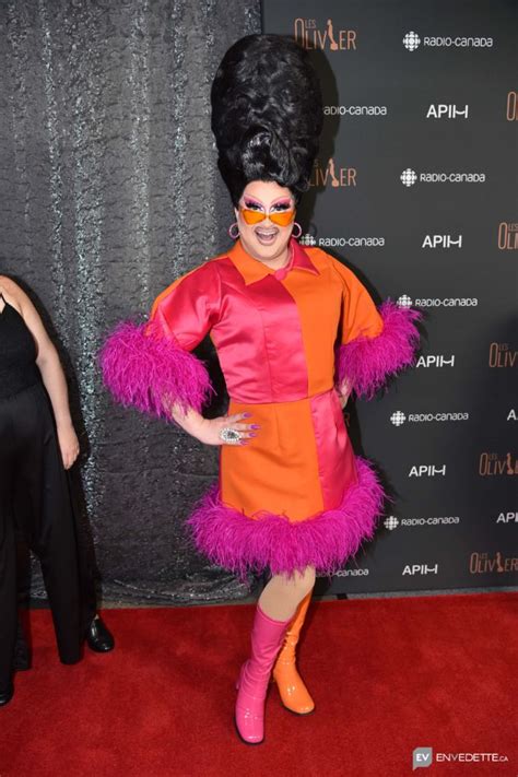 Mona De Grenoble Nous Présente Son Amoureux