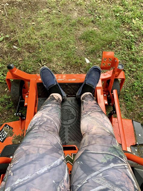 I Love Doing Yard Work In Leggings And My Wife Loves Watching Me While