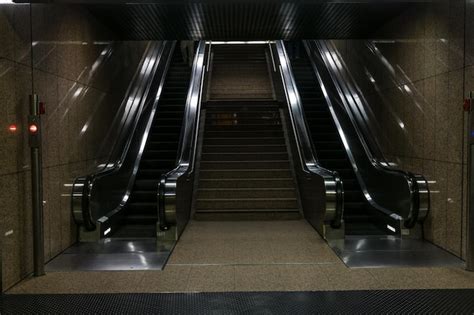 Premium Photo Subway Elevator
