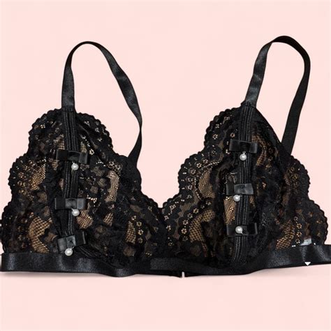Black Lace Bra With Pearl Detail Adjustable Straps Depop