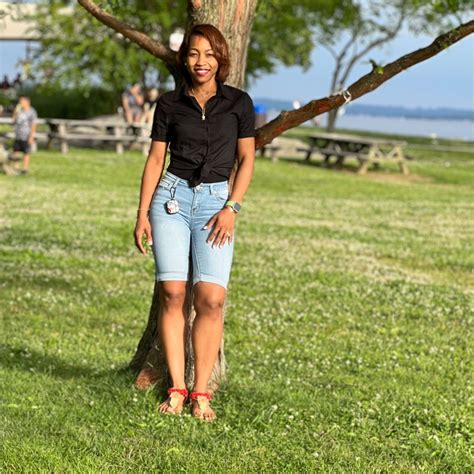 Roselyn Torres Vendedor De Servicios Cablet Sat Linkedin