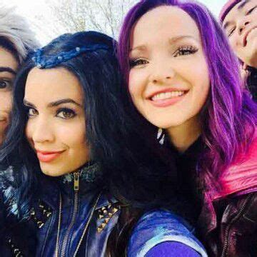 Ask Mal And Evie Who Is More Clingy Wattpad