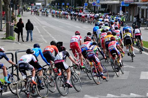Coppi E Bartali 2017 Strade Chiuse Per Il Passaggio Dei Ciclisti A