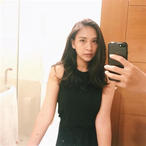 Siapa Charita Utami Penyanyi Lagu Mangu Bareng Fourtwnty Topikindo