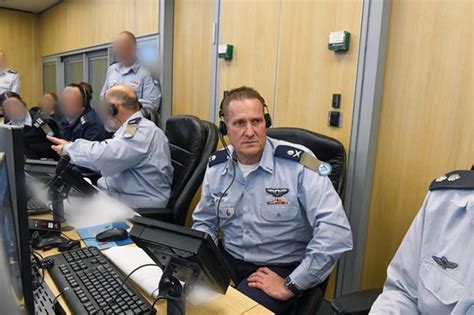 הרמטכל ומפקד חיל האוויר ידיחו את המשרתים הפעילים שחתמו על מכתב הטייסים אתר החדשות דבר