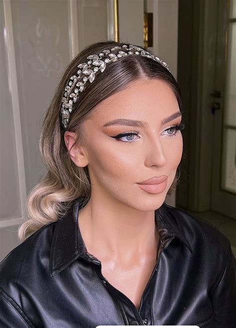 Pin By Արաքս Դավթյան On Make Up Bridesmaid Hair Makeup Wedding Hair
