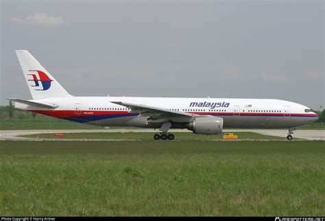 9m Mrn Malaysia Airlines Boeing 777 2h6er Photo By Harry Artner Id