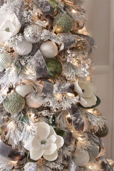 81 Gorgeous Flocked Christmas Tree Decorating Ideas For Every Style Cckonline