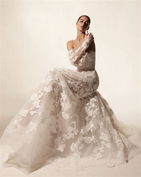 Monique Lhuillier Bridal Spring 2026 Collection Photos