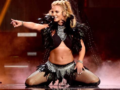 Britney Spears Her Sexiest Performances Ever The Hollywood Gossip
