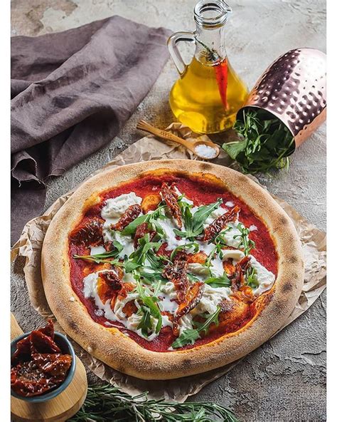 Stracciatella Cheese Pizza • Фуд фотограф Казань СММ Zhukovsfood