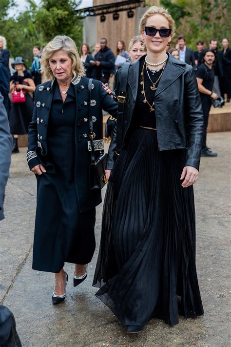 Jennifer Lawrence Goes To Paris With Her Mom Ahead Of Her Wedding