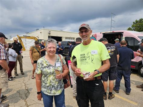 Fabick Cat Hosts Cookout Lunch At Madison Wisconsin Branch