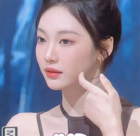 셀프메이크업으로 팬싸한 닝닝 팬플러스 커뮤니티