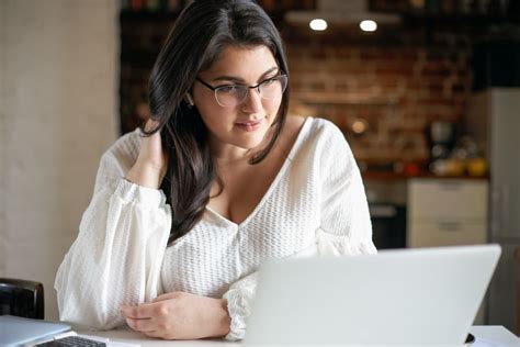What Causes Saggy Breasts Causes And Solutions Of Sagging Breasts