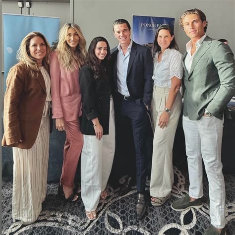 Chava Feigen Honig Chavafeigenhonig • Instagram Photos And Videos