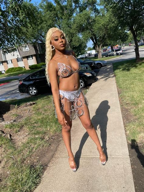 Busty Baddies Shesfreaky