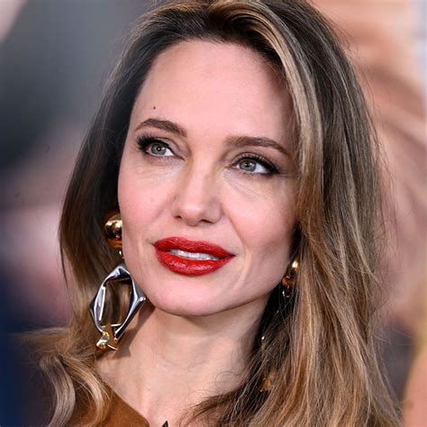 Angelina Jolie No Makeup 2024