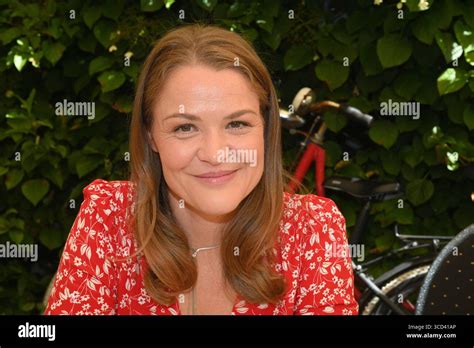 Schauspielerin Floriane Eichhorn Posiert Beim 20 Grossen Fantreffen Und Preisverleihung Der Rtl