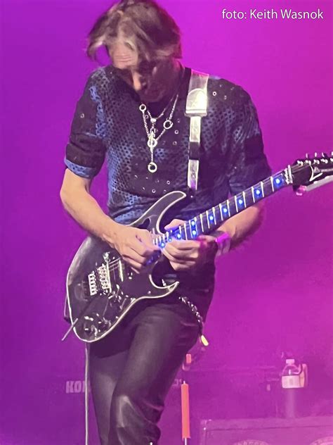 Charleston Stevevai It