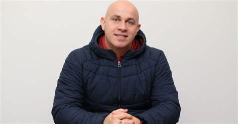 Srčni Lev In Mlada Zarja Dobrodelna Komedija Zbeži Stran Do žene