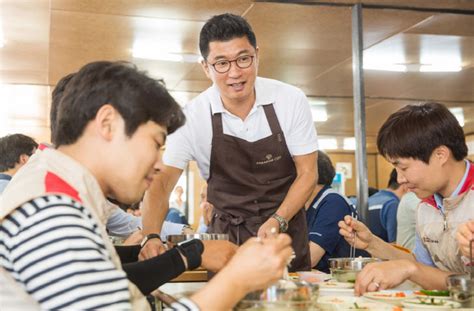 전필립 파라다이스회장 오늘은 내가 삼계탕 배달왕 브릿지경제