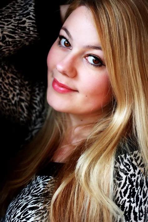 Sandra Gerlach Mezzo Soprano Short Biography