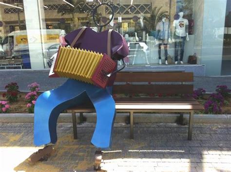 פסלים בגלובוס סנטר בנתיבות Natish