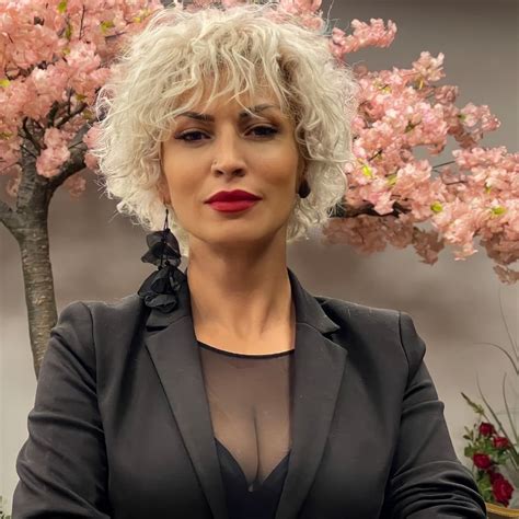 Dashuria Për Profesionin Shengyl Ismaili Prej çdo Gjëje Në Jetë Do Të Hiqja Dorë Vetëm Nga