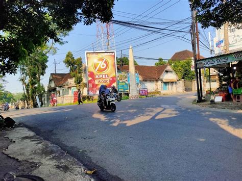Urban Scene Traffic Management At A Rural Urban Crossroad Editorial
