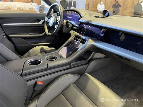 포토 포르쉐 타이칸 크로스 투리스모 전기왜건 끝판왕 모터그래프