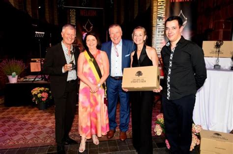 Ignace Baert Uit Deerlijk Krijgt Carrièreprijs Uitgereikt Tijdens De Golden Lifetime Awards In