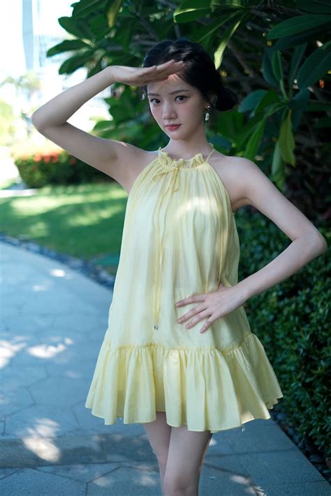 China Entertainment News Street Shots Of Ren Min