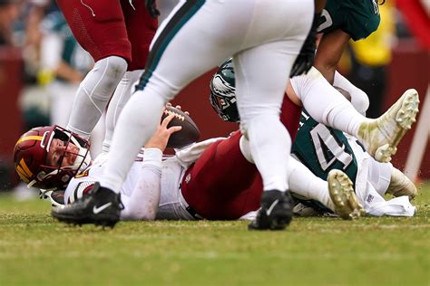 Commanders Must Demand More From Carson Wentz Than What He Gave Vs Eagles The Washington Post
