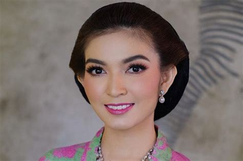 Foto Jadul Selvi Ananda Sebelum Jadi Menantu Jokowi Cantik Dari Dulu Stylo